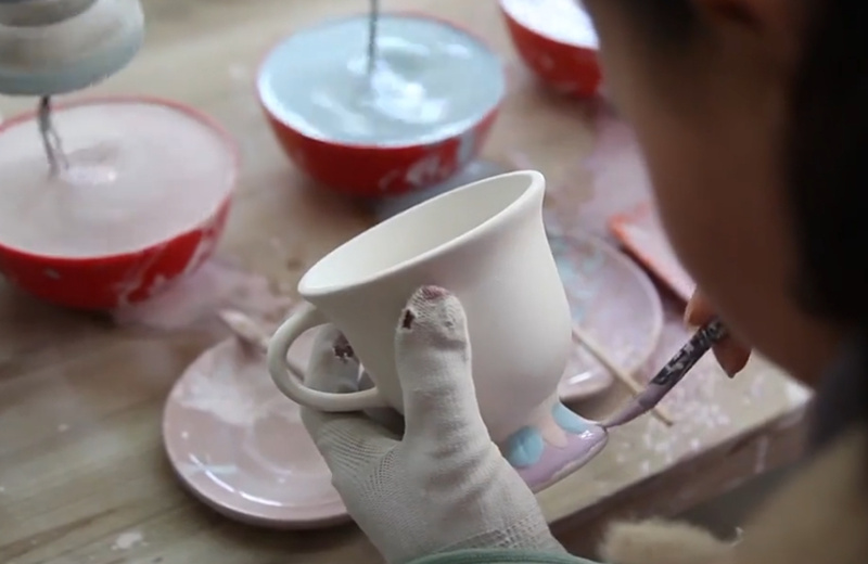 8 Ways How to Paint on Ceramic Mugs: A Step-by-Step Guide